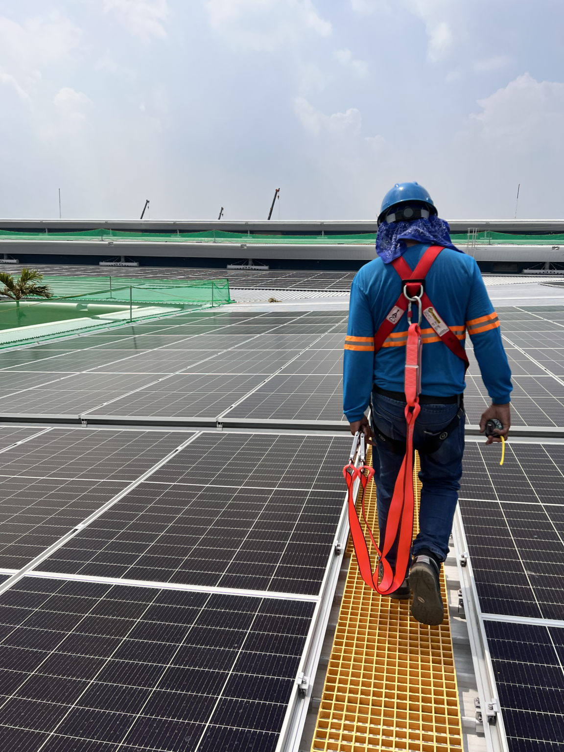 Advantages of FRP Roof Walkways for Solar Panel Installation